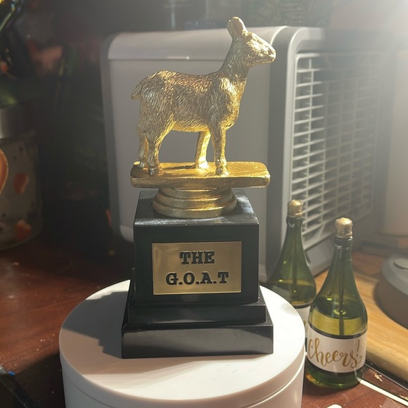 Accents | Nwot The Goat Award | Poshmark